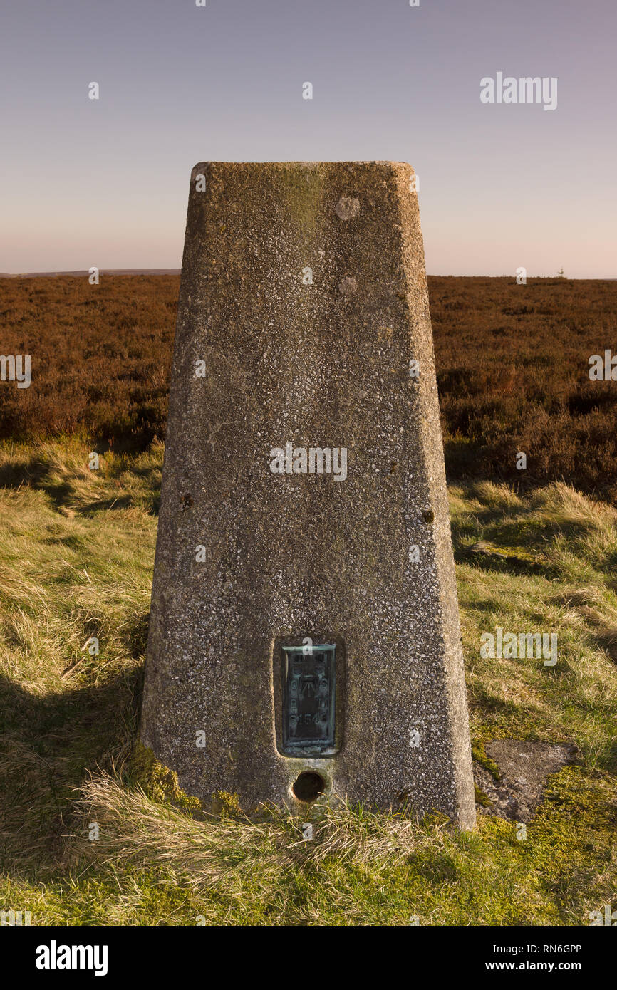 Triangulation survey marker Banque de photographies et d’images à haute ...