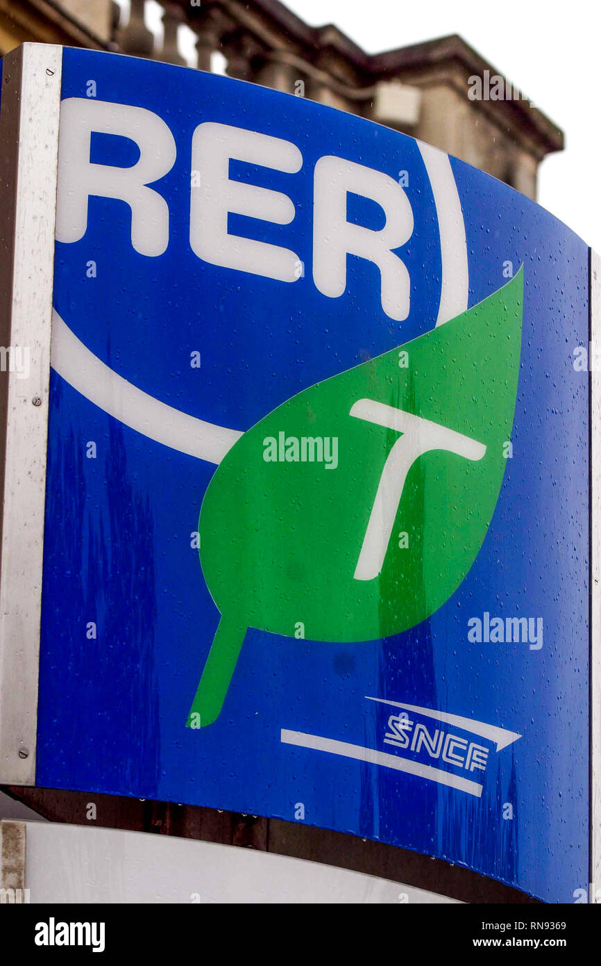 Rer c paris Banque de photographies et d’images à haute résolution - Alamy