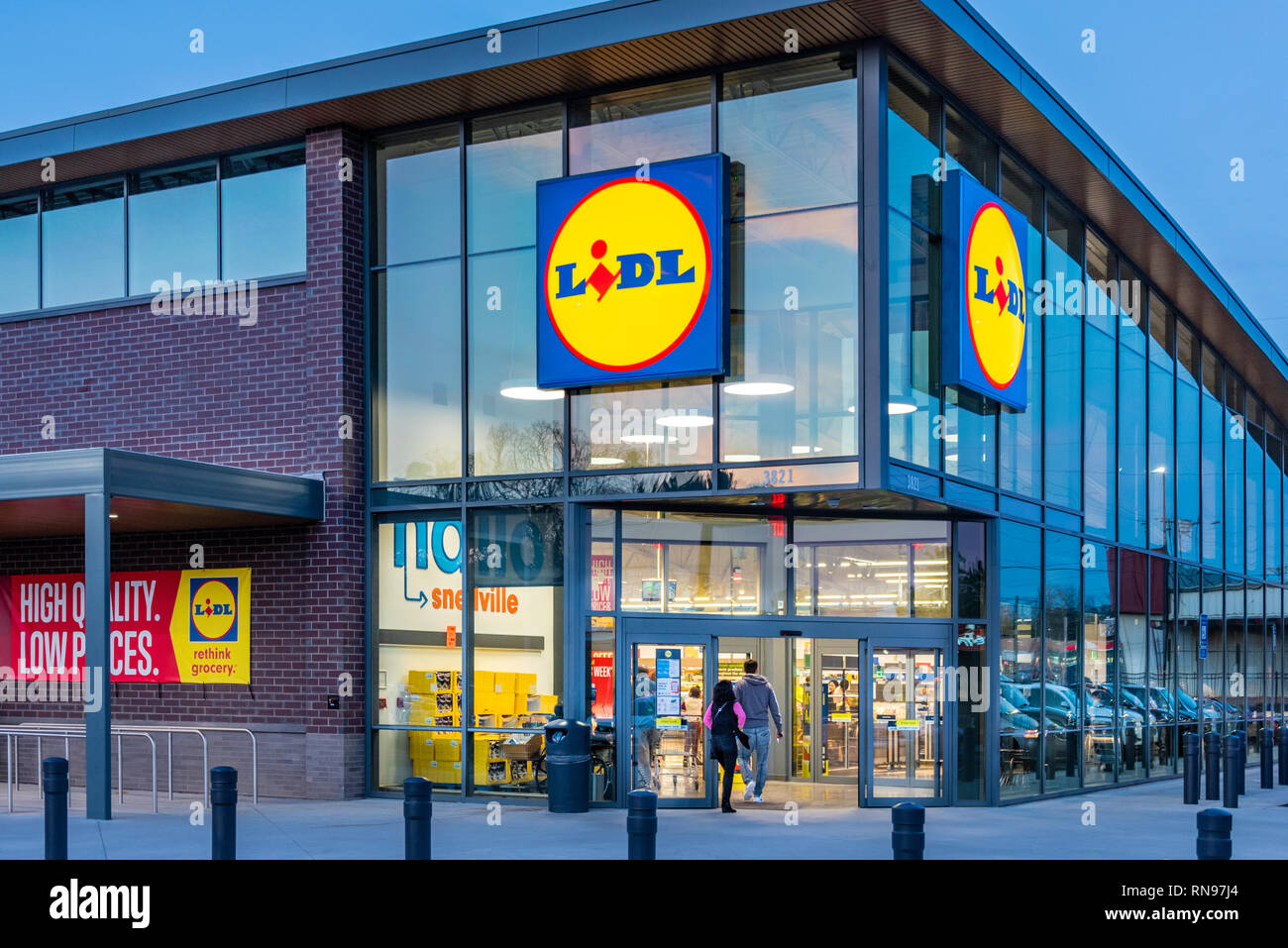 Inside lidl store usa Banque de photographies et d’images à haute ...