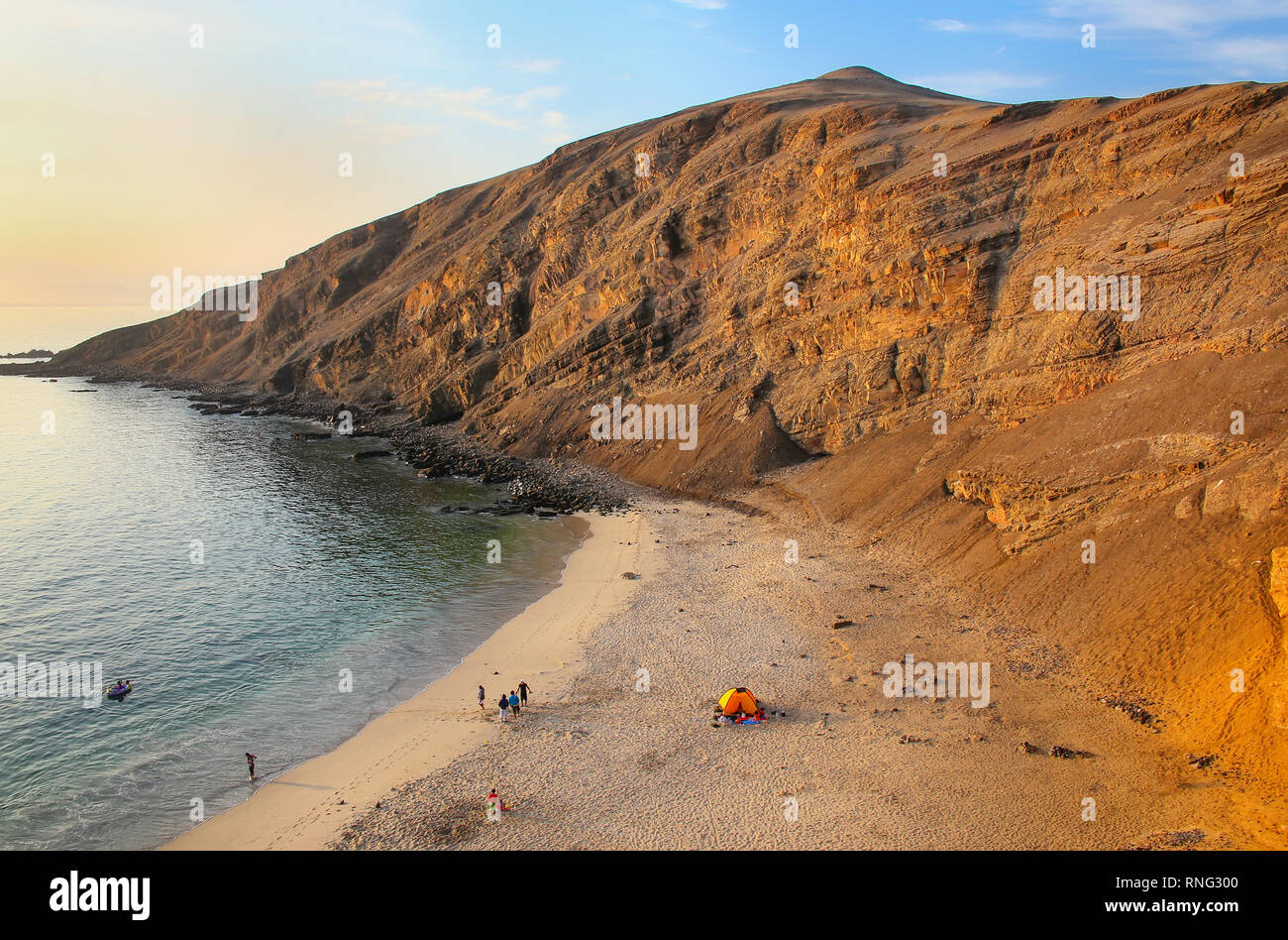 La Mina Beach au petit matin dans la réserve nationale de Paracas, au ...
