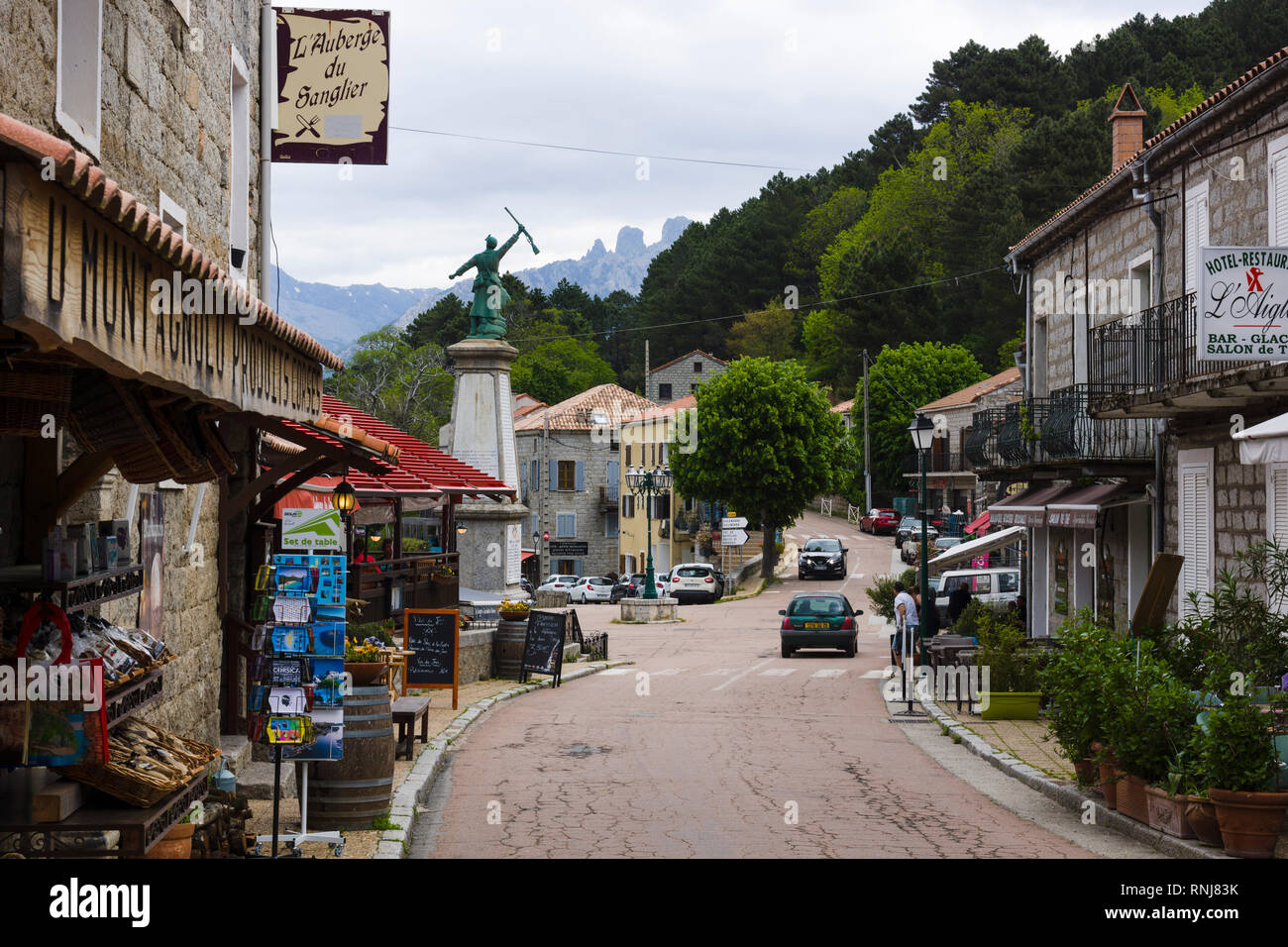 Zonza village Banque de photographies et d’images à haute résolution ...