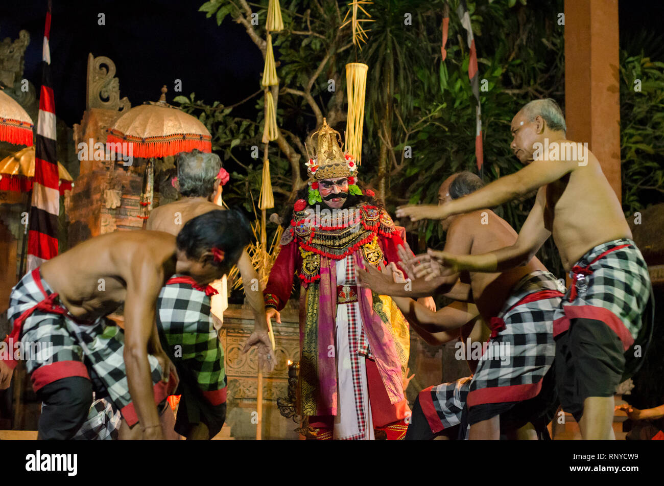 Barong dance kecak indonesia Banque de photographies et d’images à ...