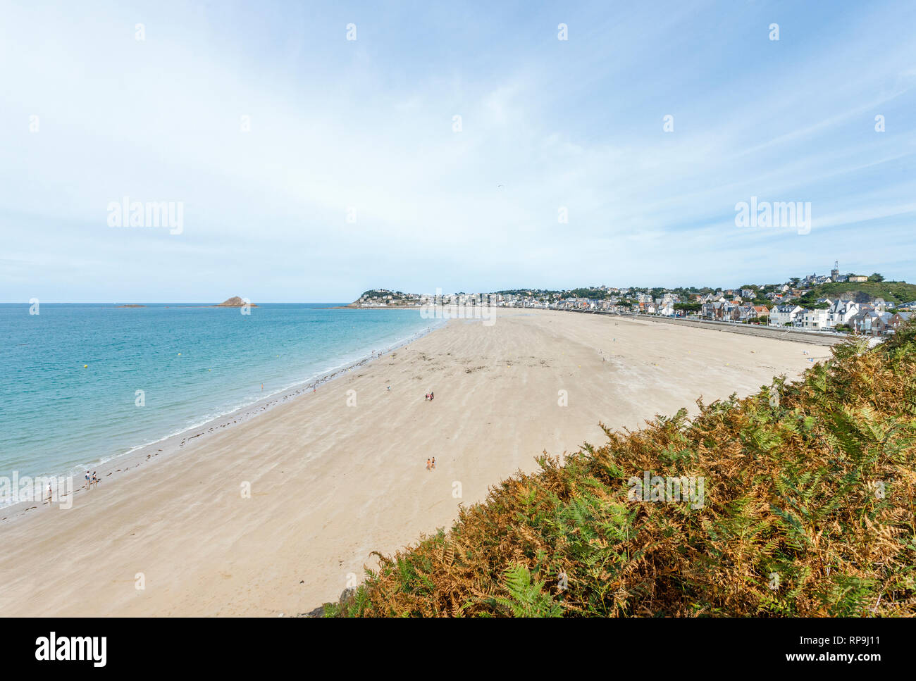 France, Cotes d'Armor, Côte de Penthièvre, Pleneuf Val Andre, vue sur ...