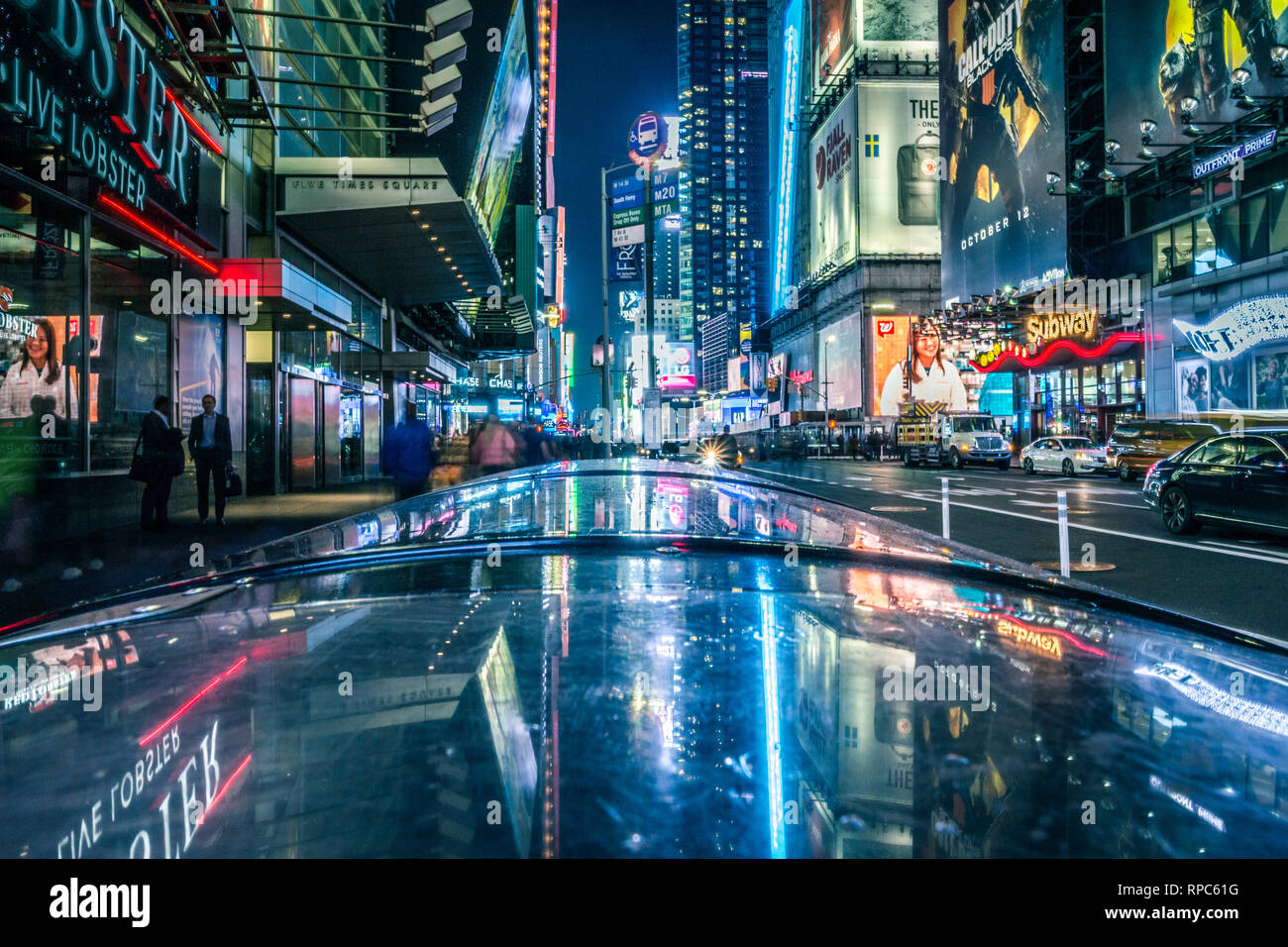 Times Square, Manhattan, New York, USA. 16 octobre 2018. La nuit photo ...