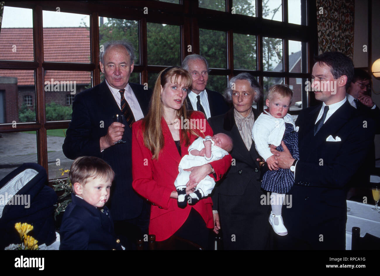 Rudolph Prinz von Croy mit dem Nachwuchs und Alexandra Ehefrau à Dülmen ...
