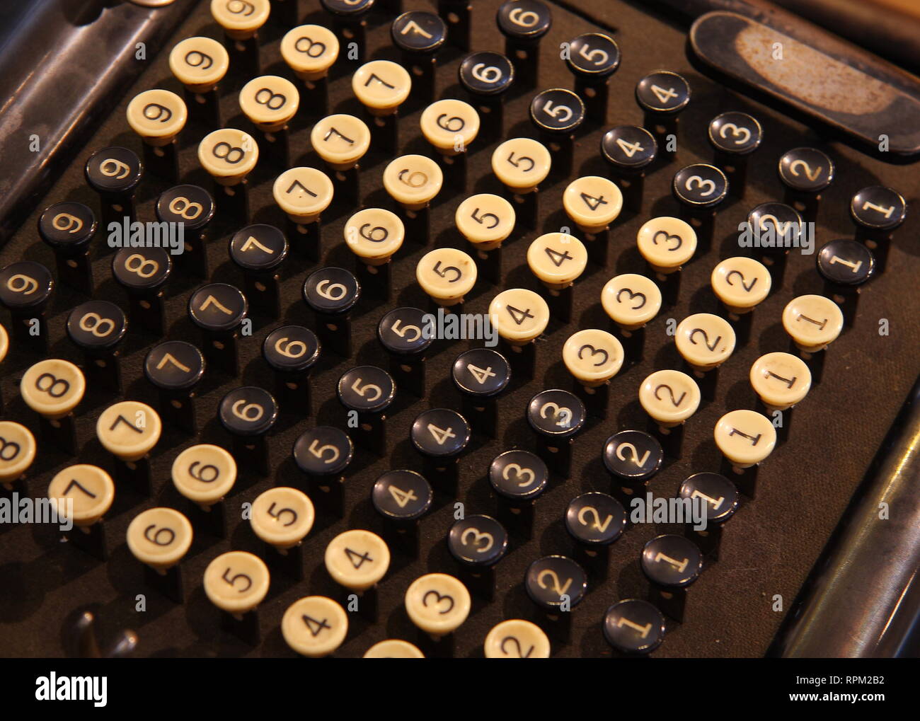 Vieille machine de caisse enregistreuse Banque de photographies et d ...