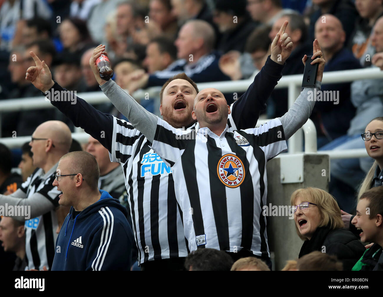 Newcastle fans Banque de photographies et d’images à haute résolution ...