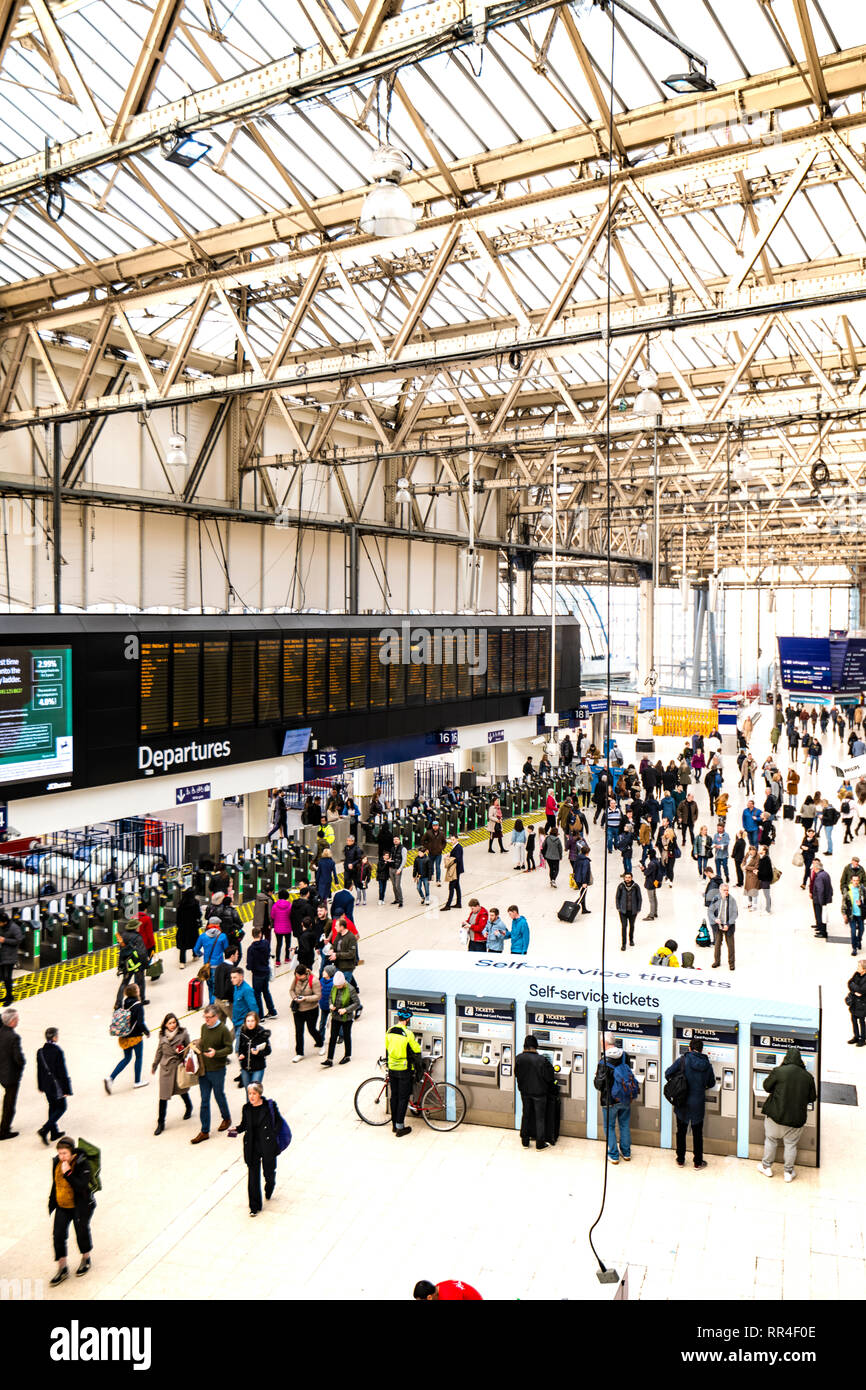 Affiche de la gare de waterloo Banque de photographies et d’images à ...