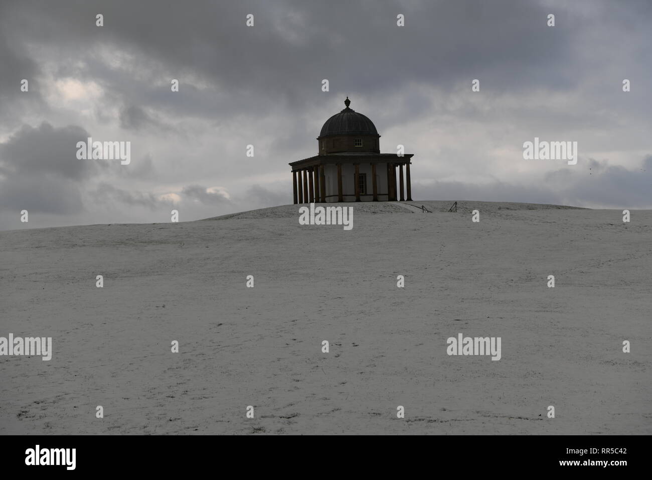 Temple De Minerva Hardwick Park Banque d'image et photos - Alamy