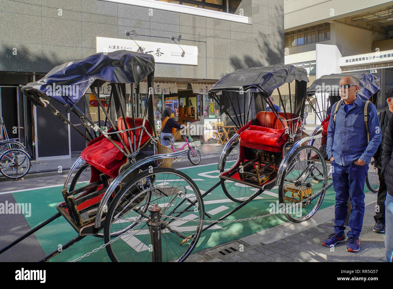 Chariot japonais de pousse pousse Banque de photographies et d’images à ...