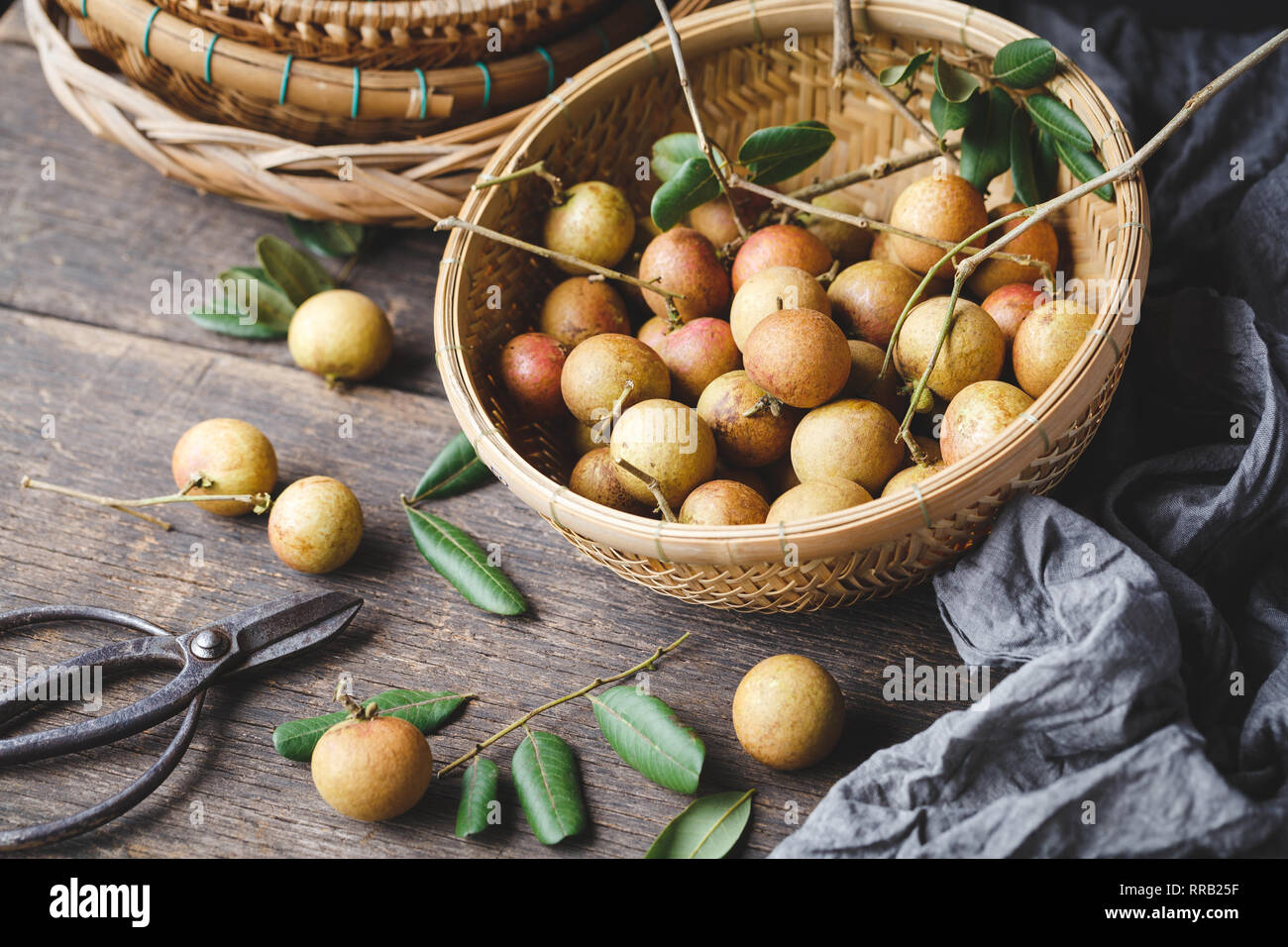 Fruits longanes Banque de photographies et d’images à haute résolution ...