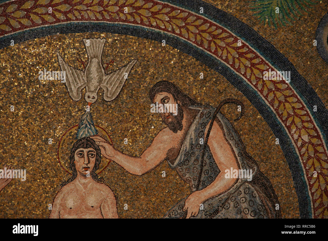 L'Italie. Ravenne. Baptistère des Ariens. Érigée par Théodoric le grand ...