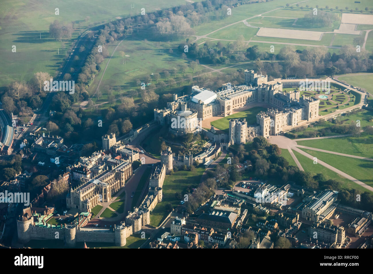 Une vue aérienne du château de windsor Banque de photographies et d ...