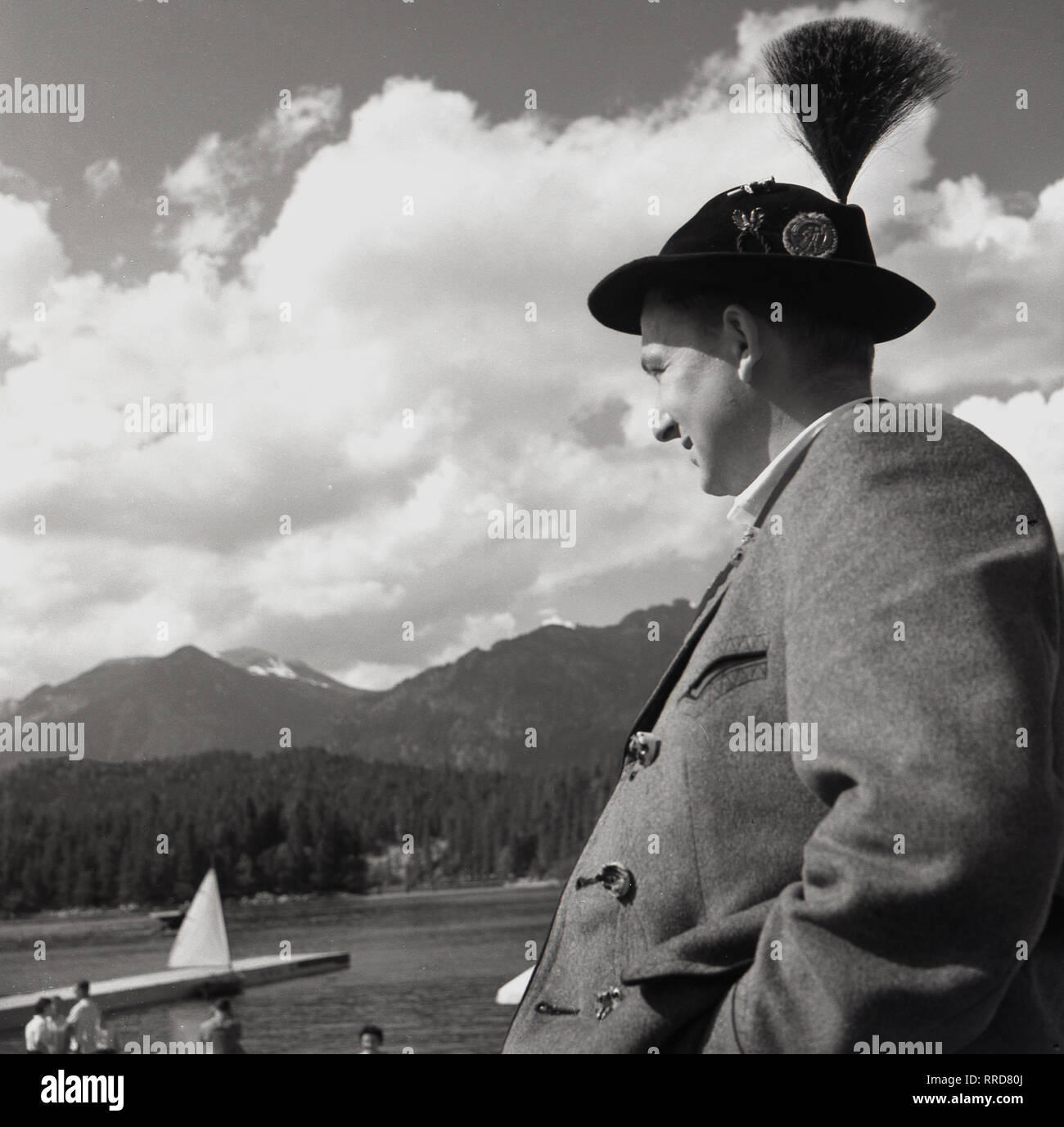 Tyrolean hat feather Banque de photographies et d’images à haute ...