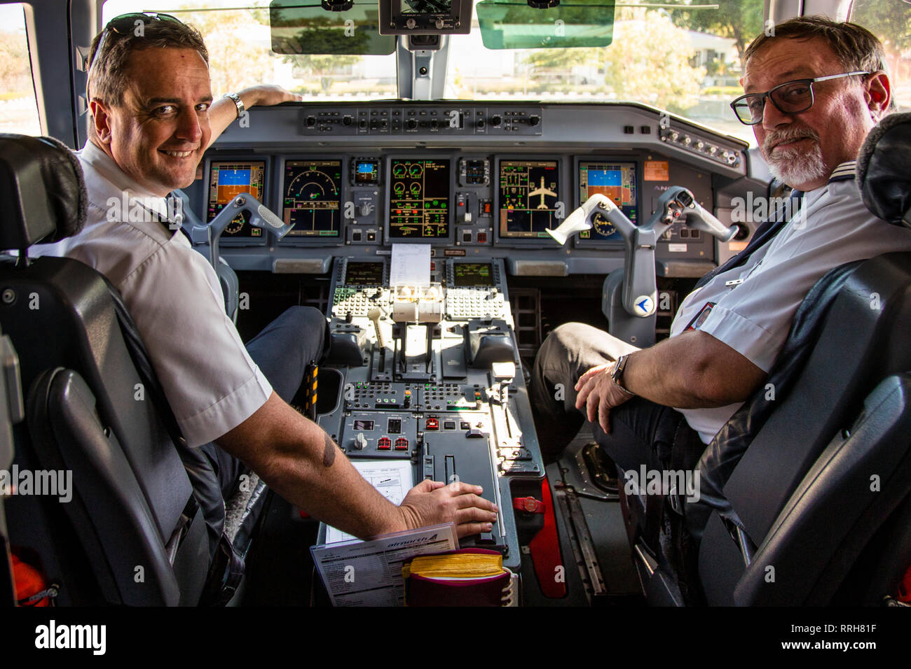 Pilot cockpit Banque de photographies et d’images à haute résolution ...