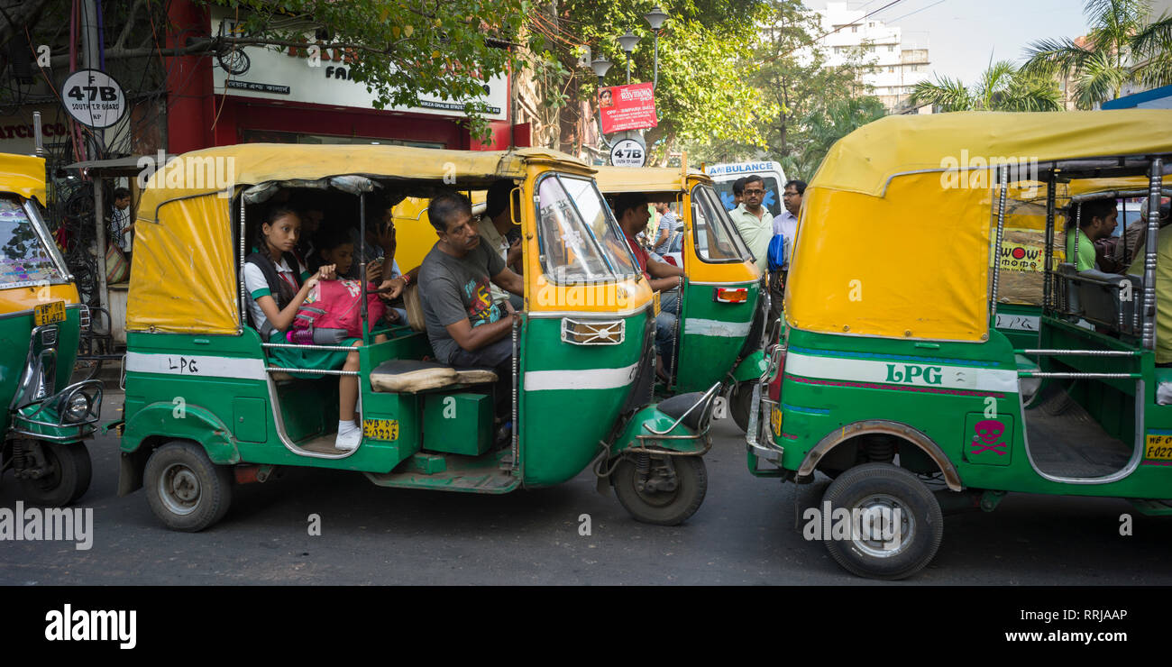 Kolkata rickshaws Banque de photographies et d’images à haute ...