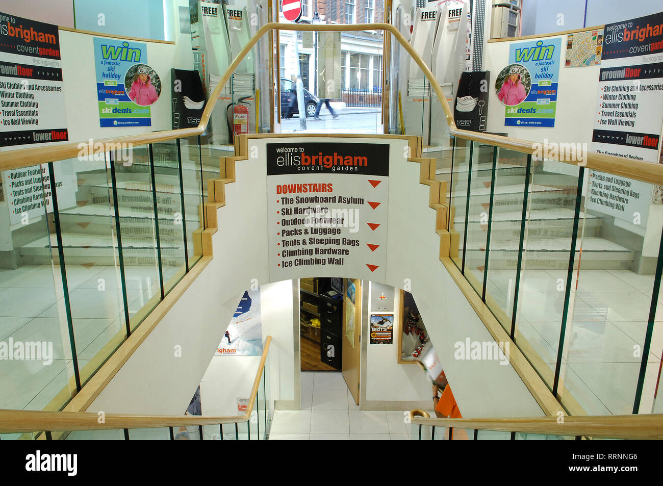 Ellis brigham Banque de photographies et d’images à haute résolution ...