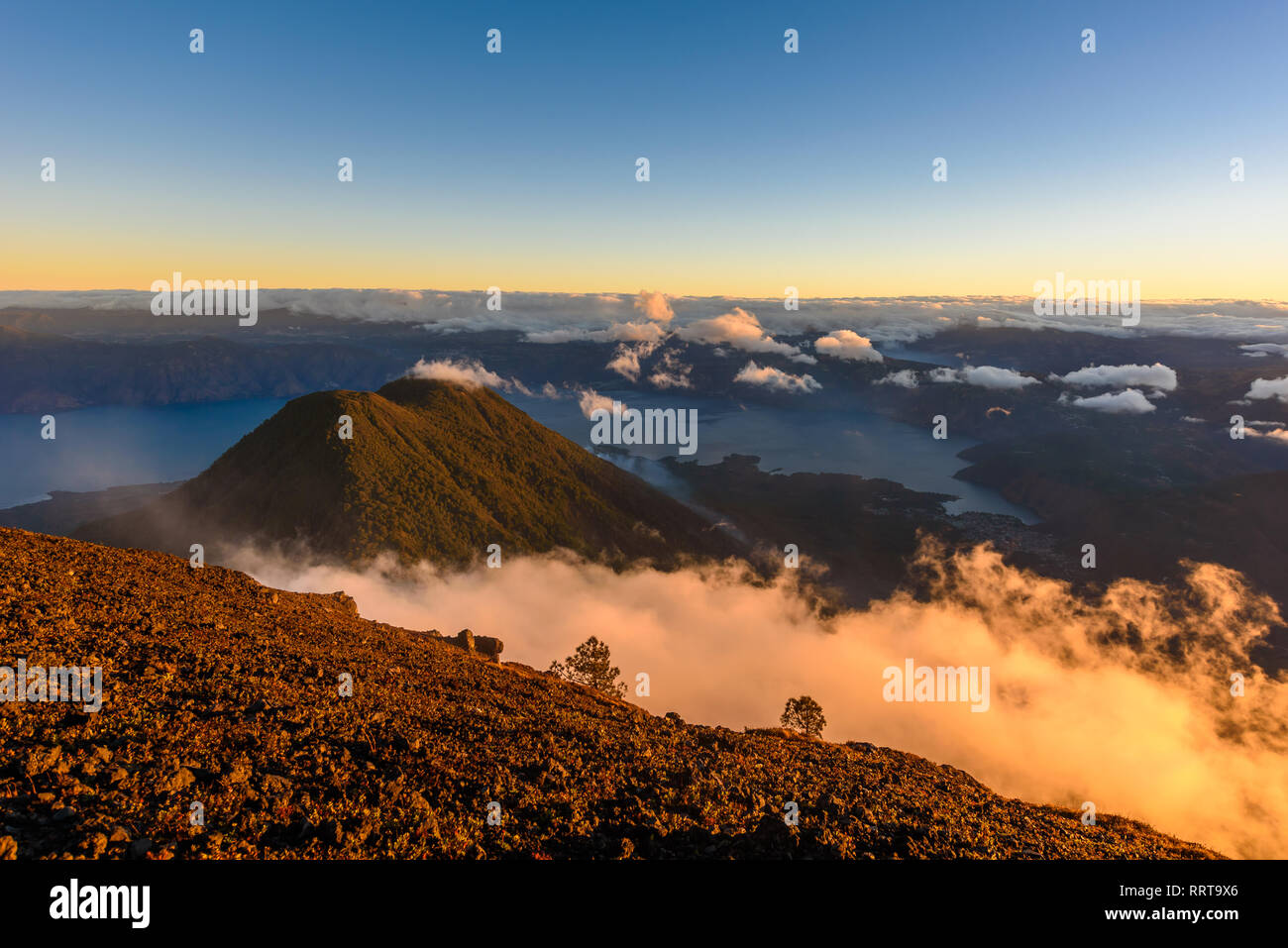 Toliman volcano Banque de photographies et d’images à haute résolution ...