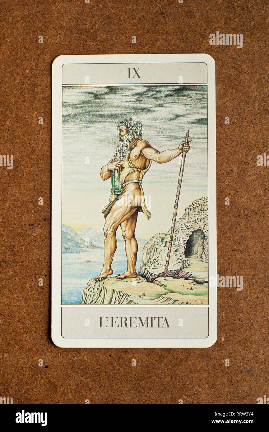 Carte de tarot l'ermite Banque de photographies et d’images à haute ...