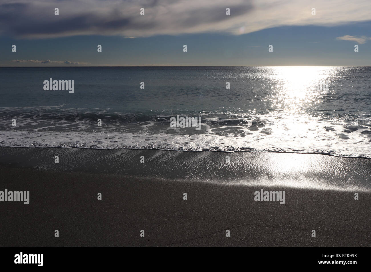 Mer calme et plage Banque de photographies et d’images à haute ...