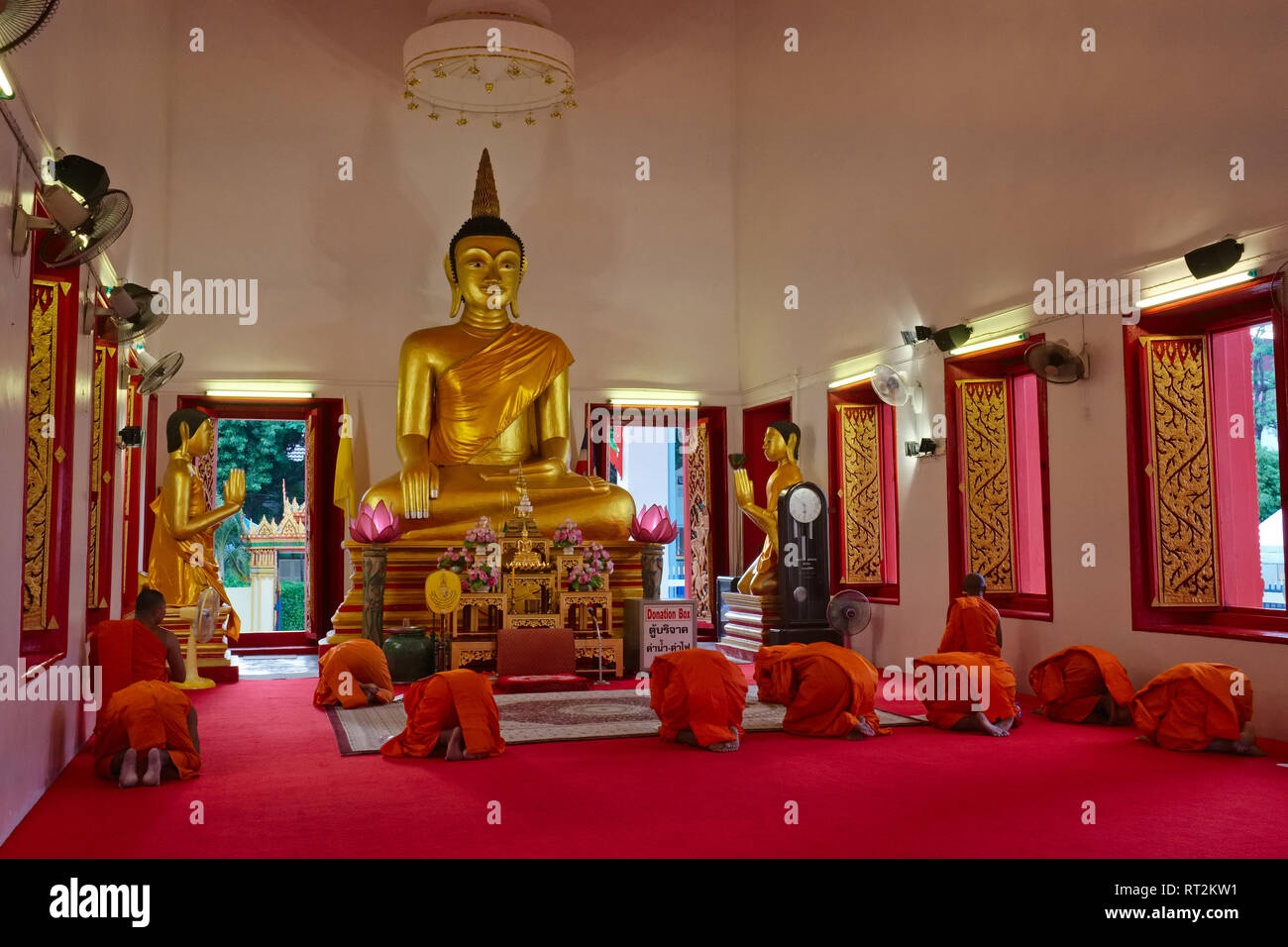 Prostration des moines Banque de photographies et d’images à haute ...