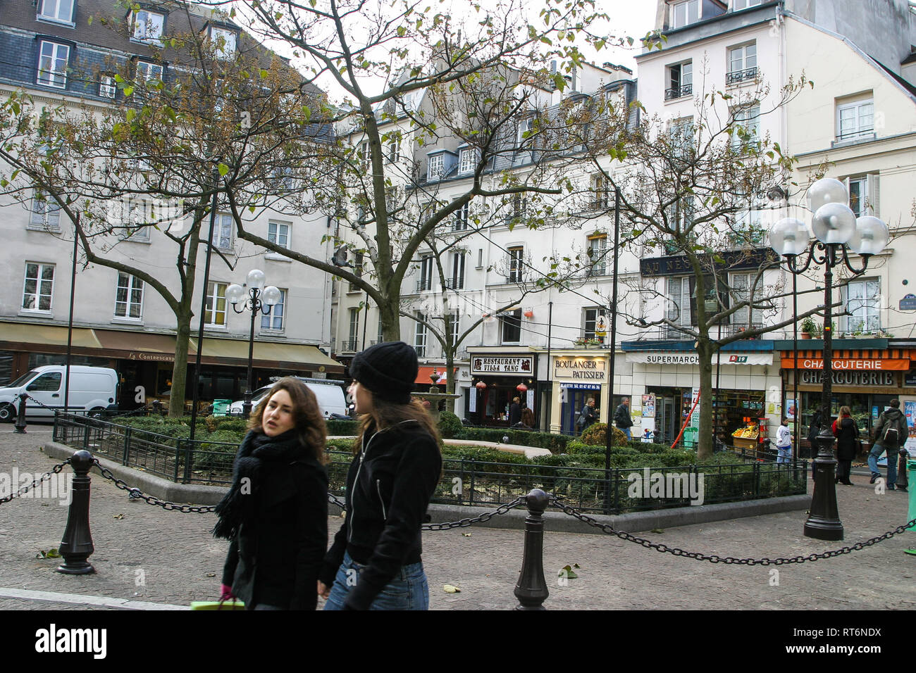 La place de la contrescarpe Banque de photographies et d’images à haute ...