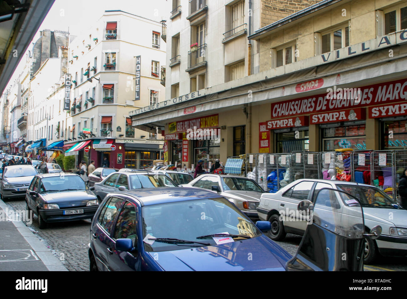 Le Quartier De Barbes Banque d'image et photos - Alamy