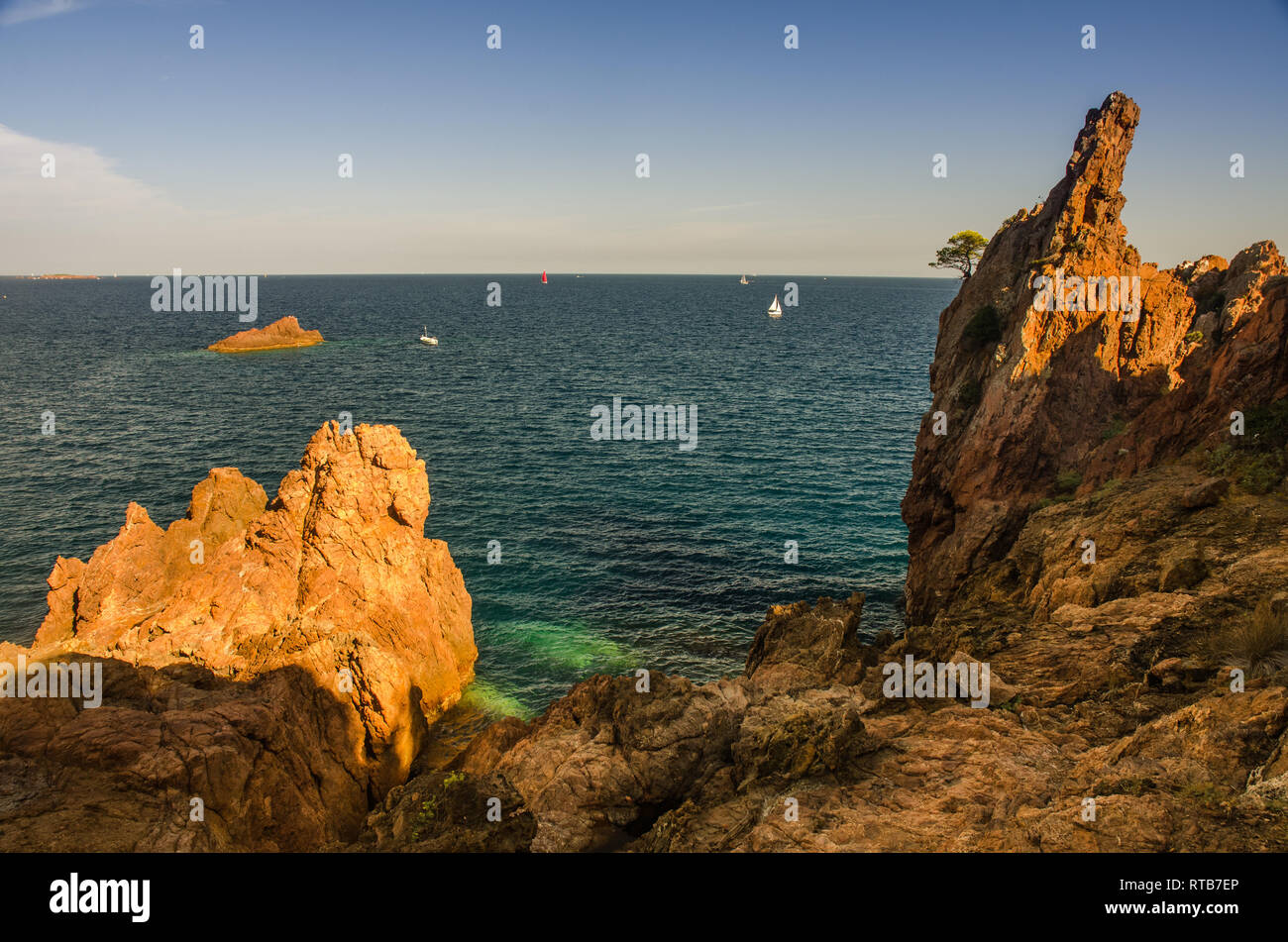 Cap dramont Banque de photographies et d’images à haute résolution - Alamy