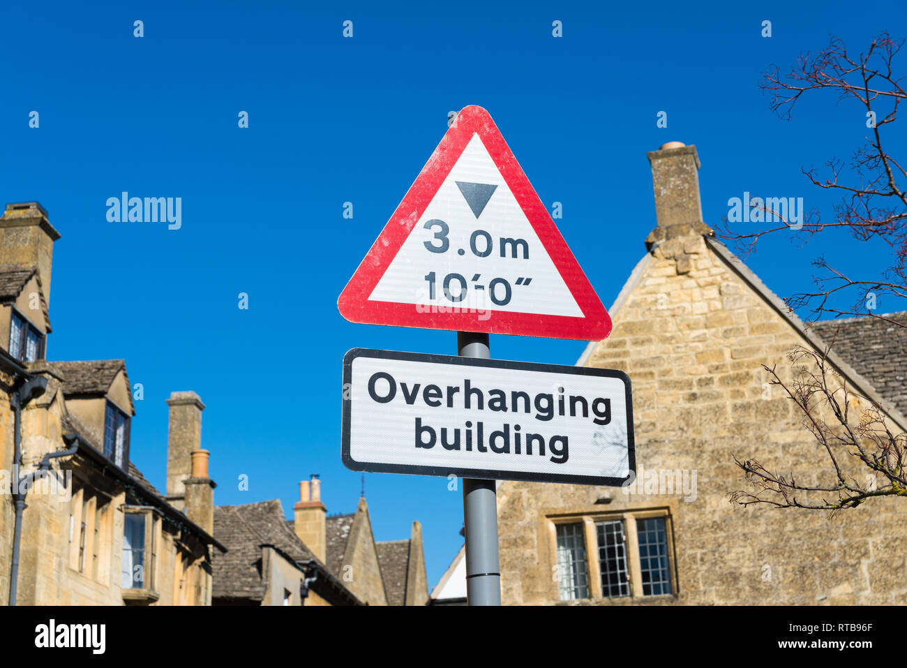 Panneau de construction surplombant Banque de photographies et d’images ...