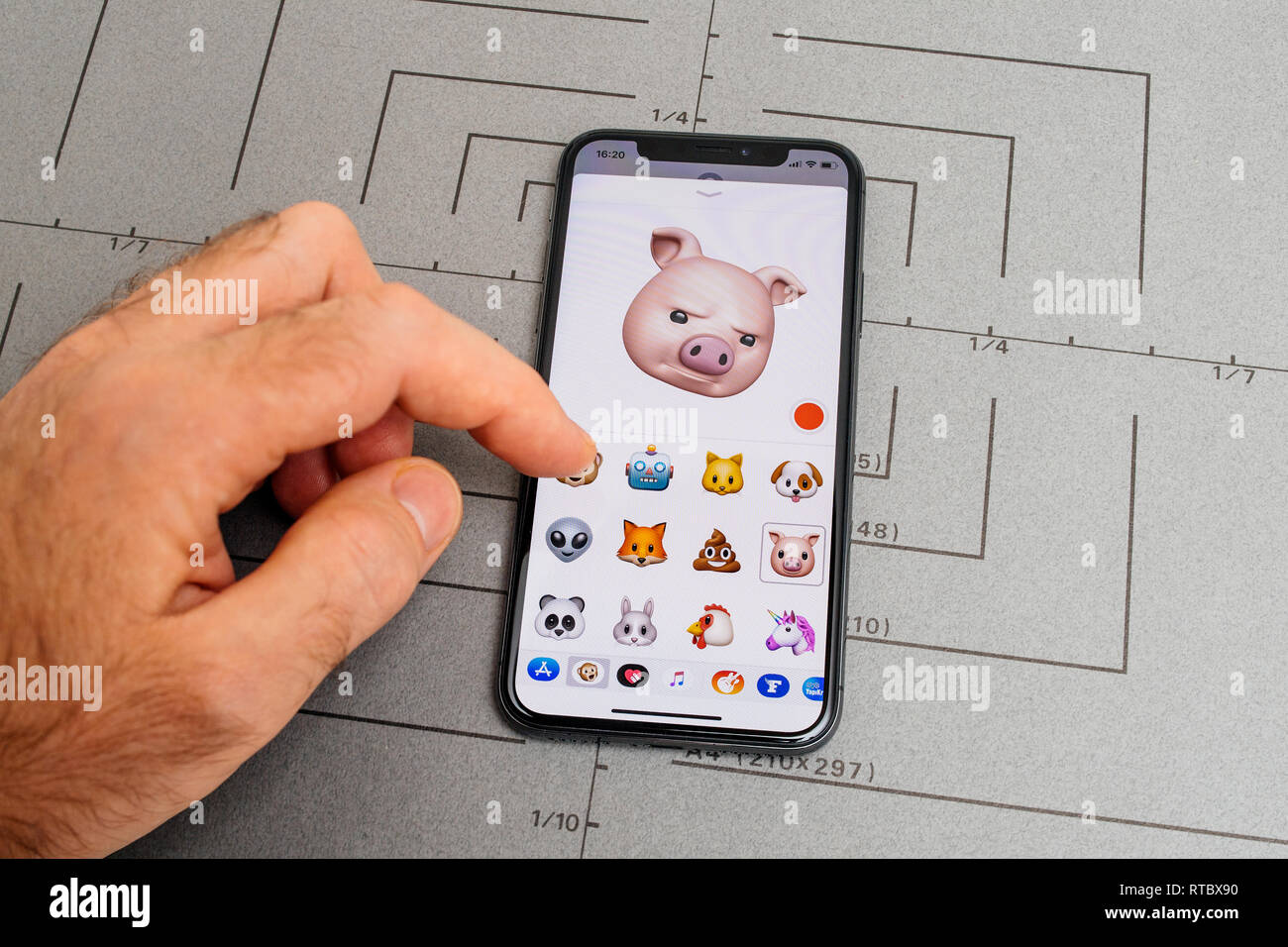 Emoji suspect Banque de photographies et d’images à haute résolution ...