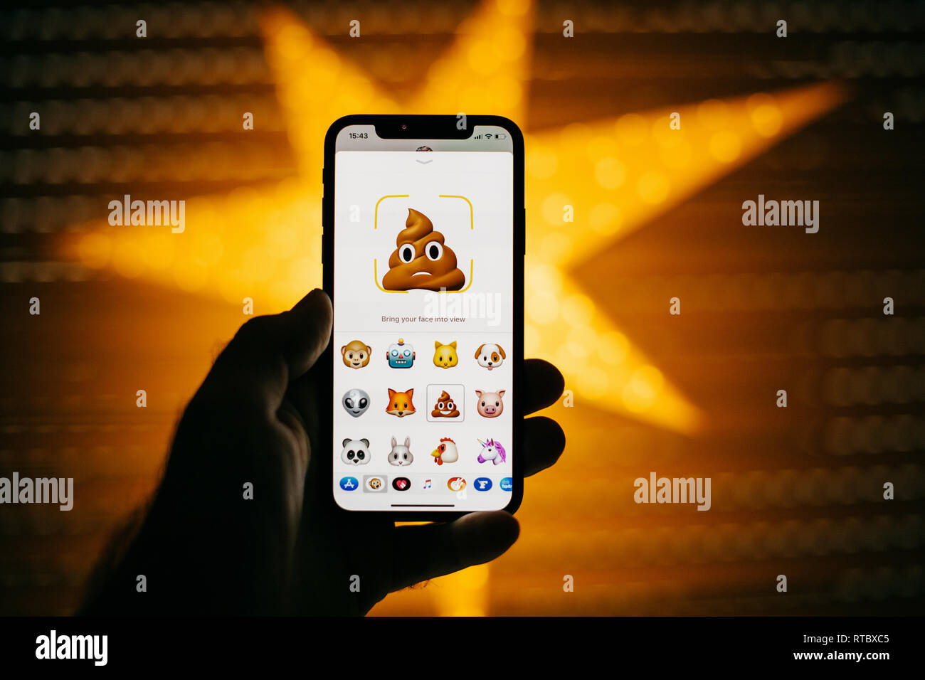 PARIS, FRANCE - NOV 10 2017 : 3d Animoji merde générée par emoji Face ...