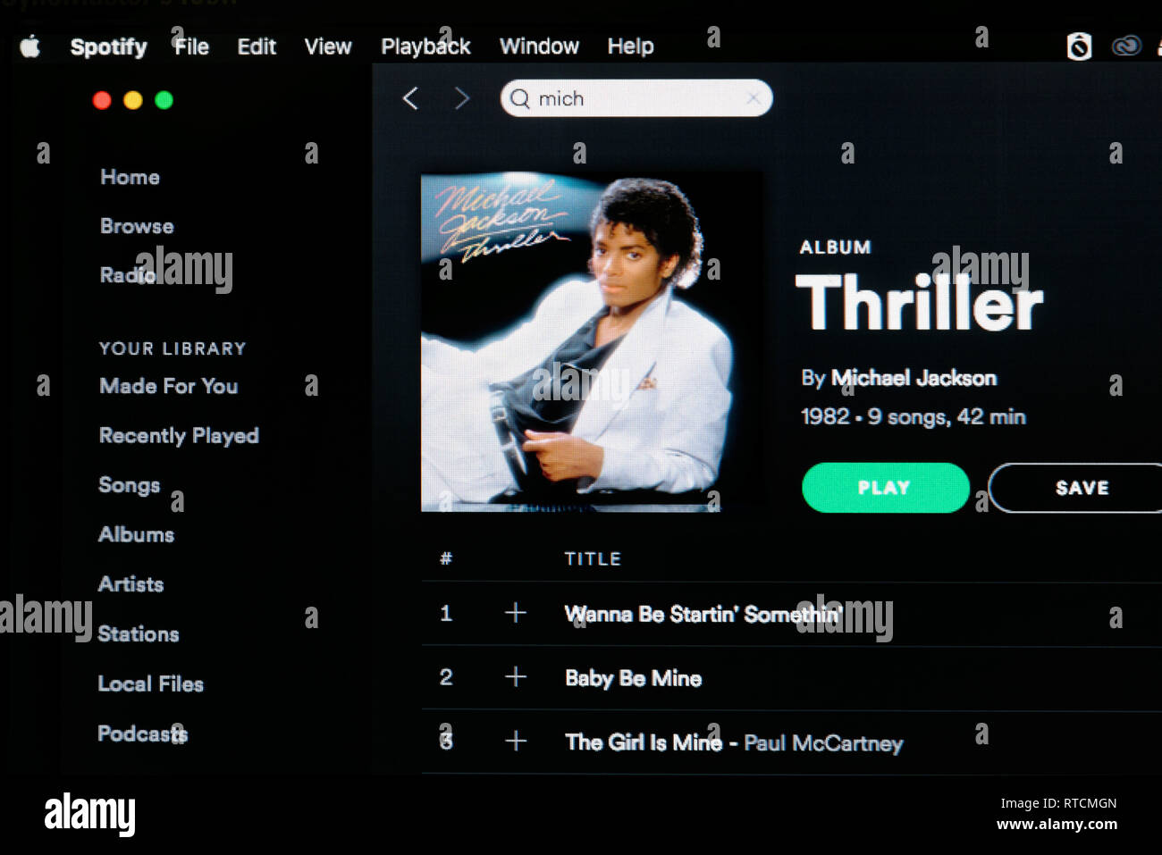Spotify screen Banque de photographies et d’images à haute résolution ...