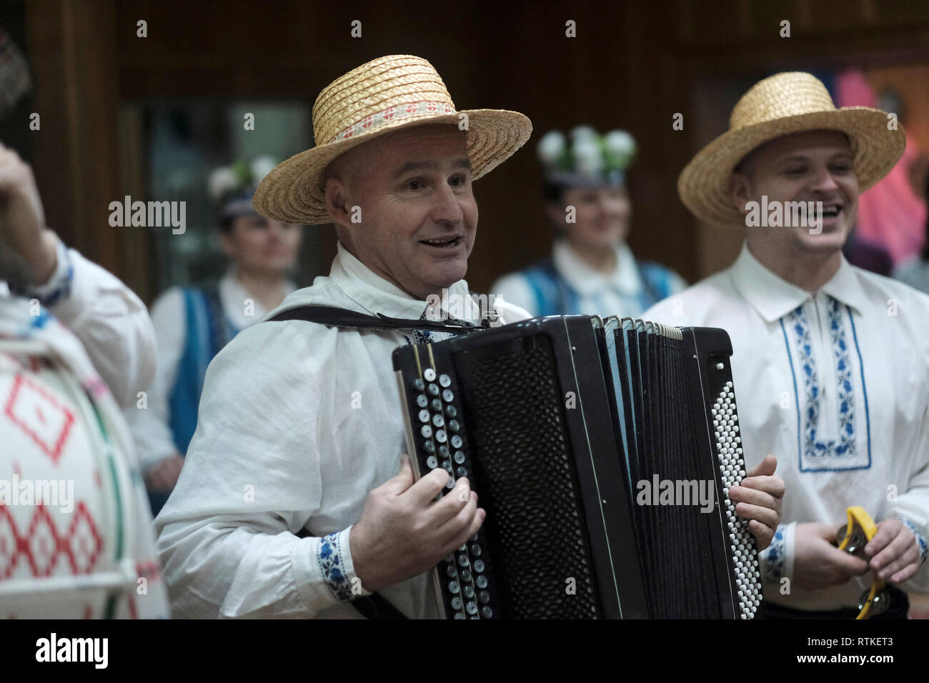 Jouer Des Chansons Folkloriques Banque d'image et photos - Alamy