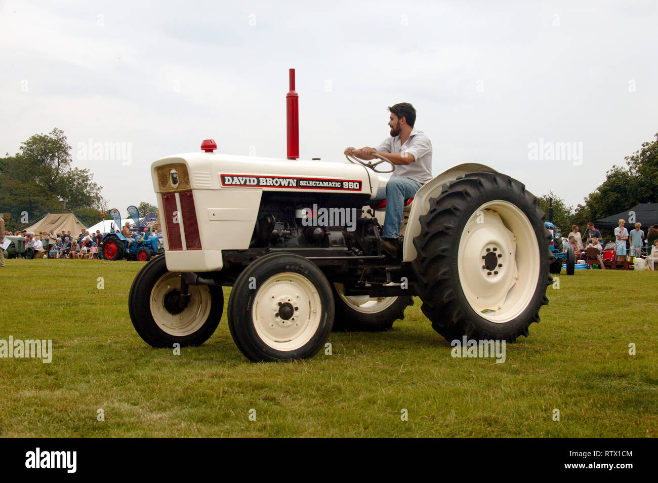 David brown 990 tractor Banque de photographies et d’images à haute ...