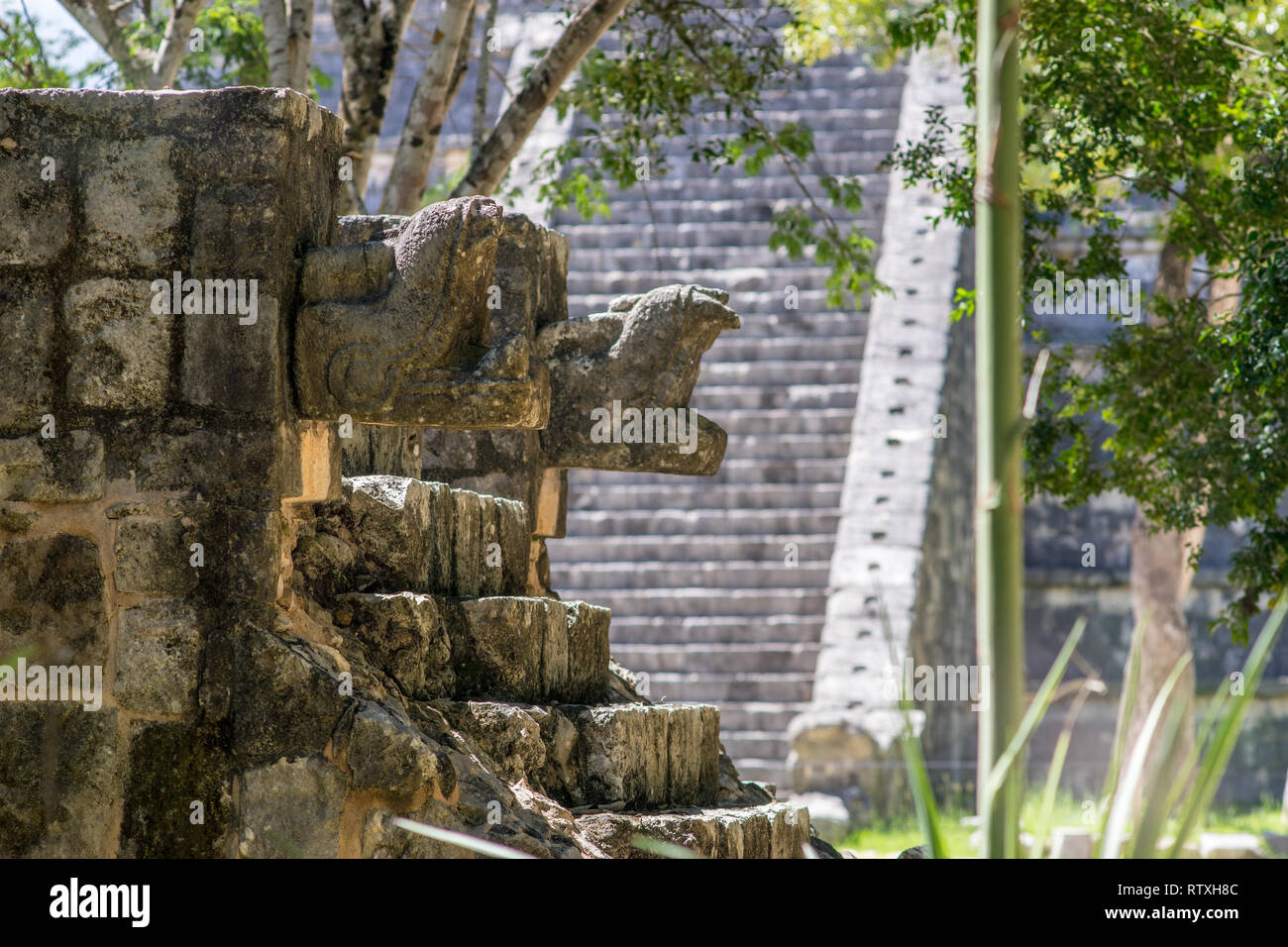 Piramide kukulkan Banque de photographies et d’images à haute ...