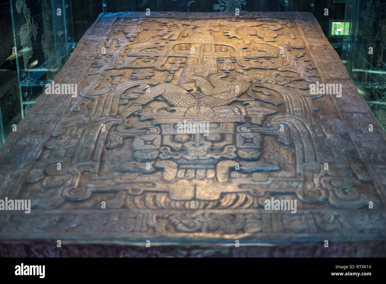 Pakal tomb in museum palenque Banque de photographies et d’images à ...