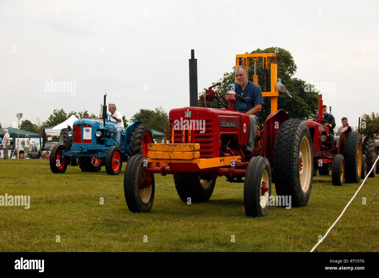 Tracteur international b275 Banque de photographies et d’images à haute ...