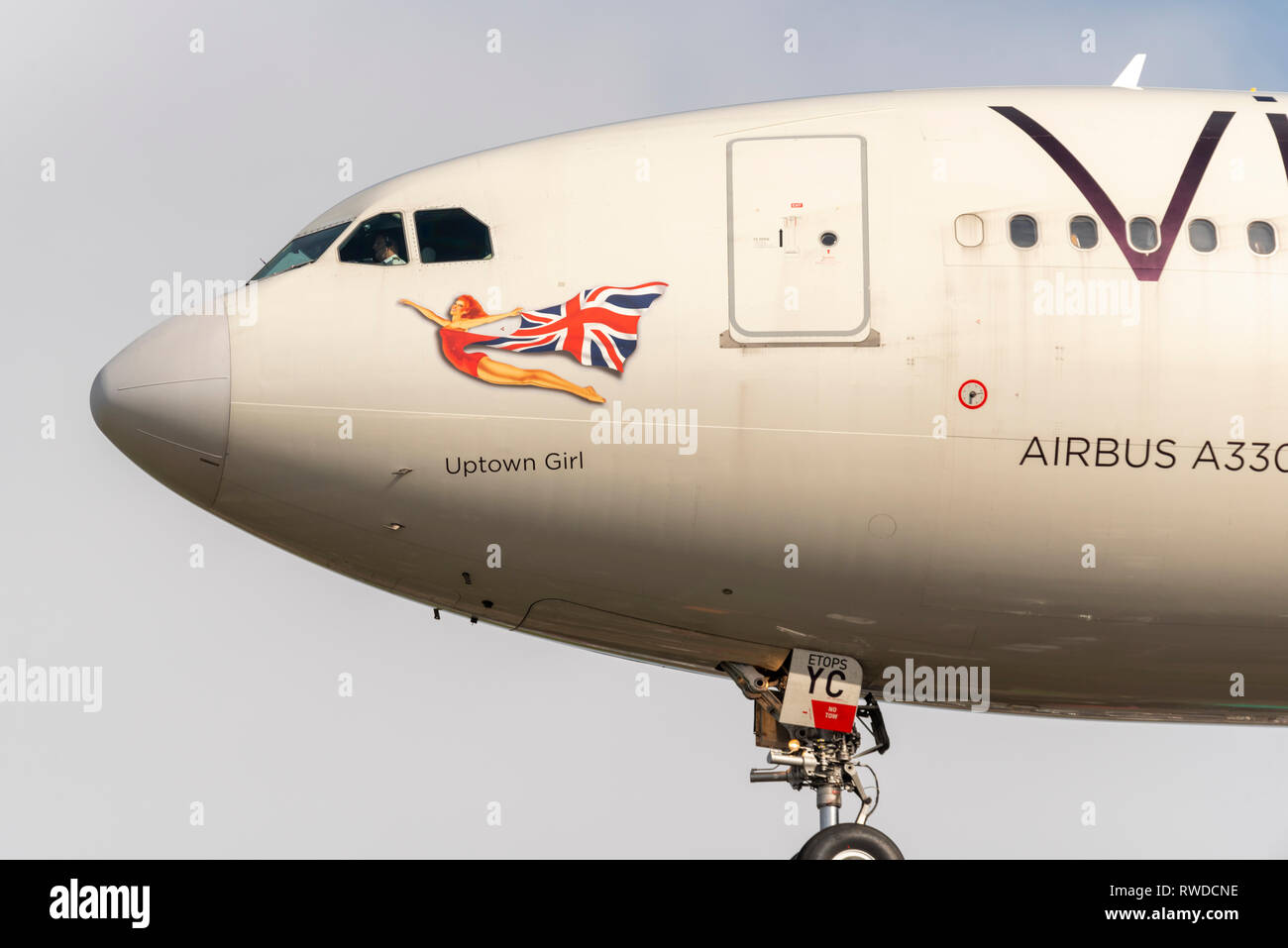 Jeune fille vierge Banque de photographies et d’images à haute ...