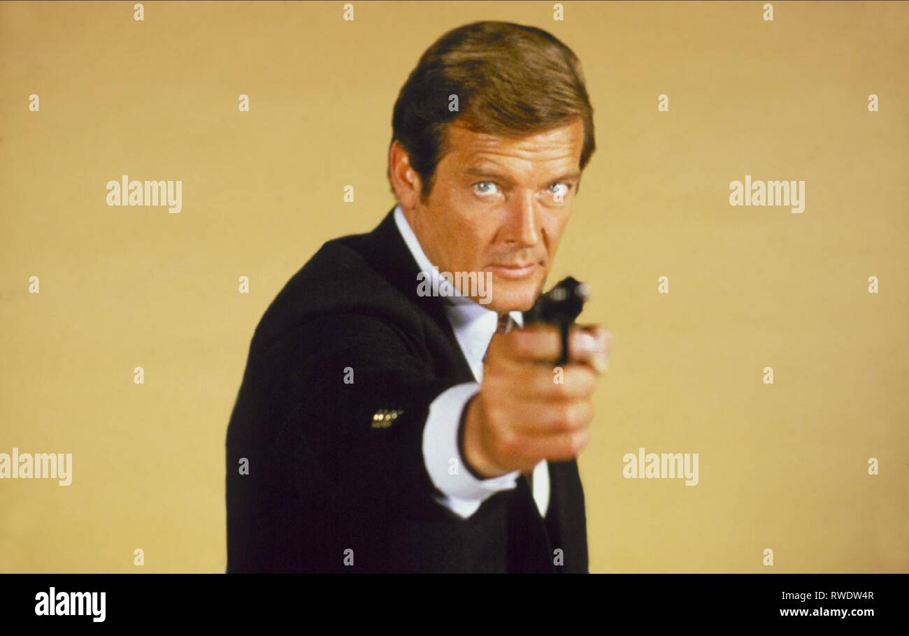 Roger Moore James Bond Moonraker Banque d'image et photos - Alamy