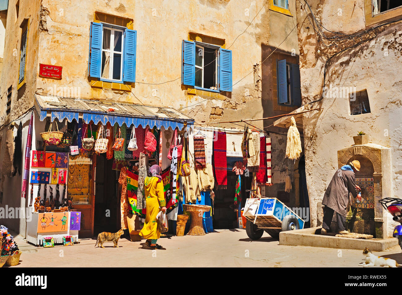 Scène de rue marocaine Banque de photographies et d’images à haute ...