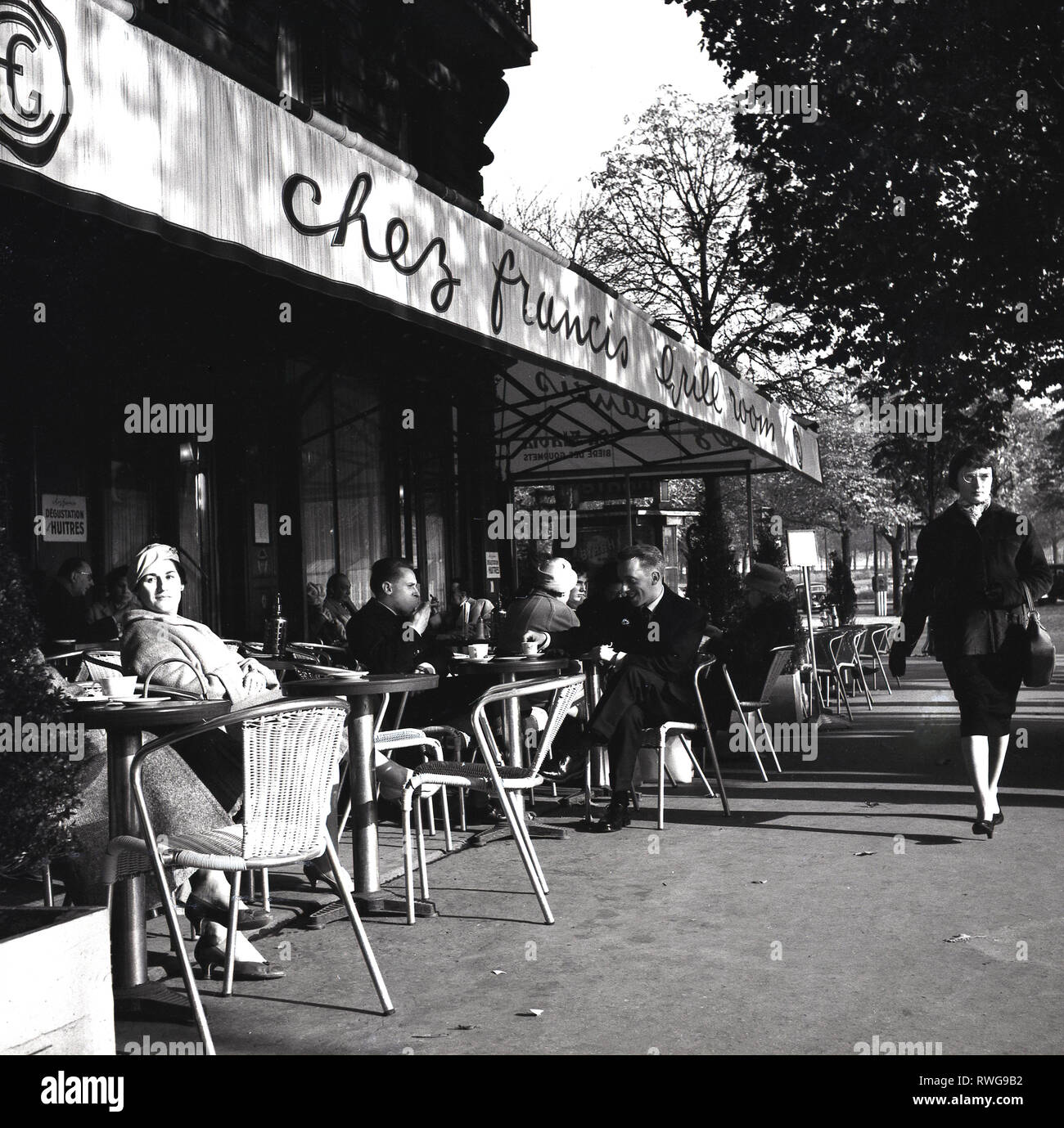 Paris des années 1960 Banque de photographies et d’images à haute ...