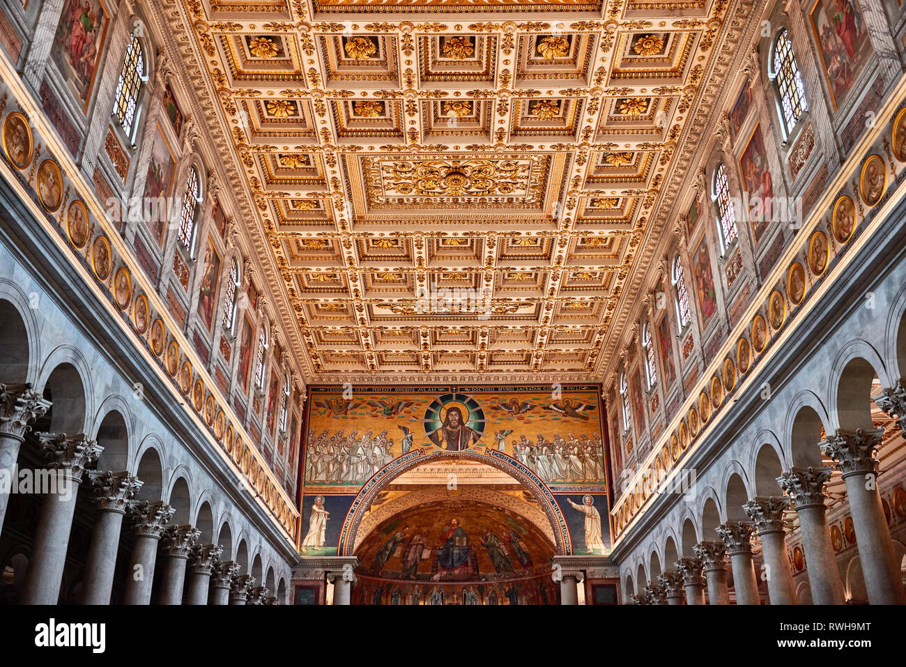 L'Italie, Rome, février 19/2019, décorations de toit détails et de ...