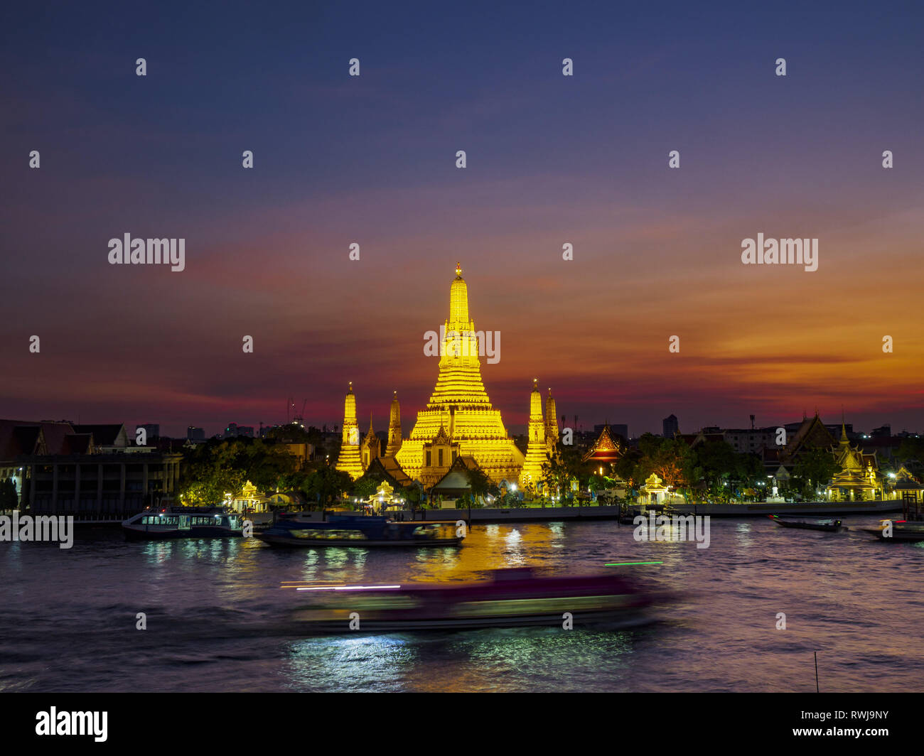 6 mars 2019 - Bangkok, Bangkok, Thaïlande - le trafic de bateaux sur la ...
