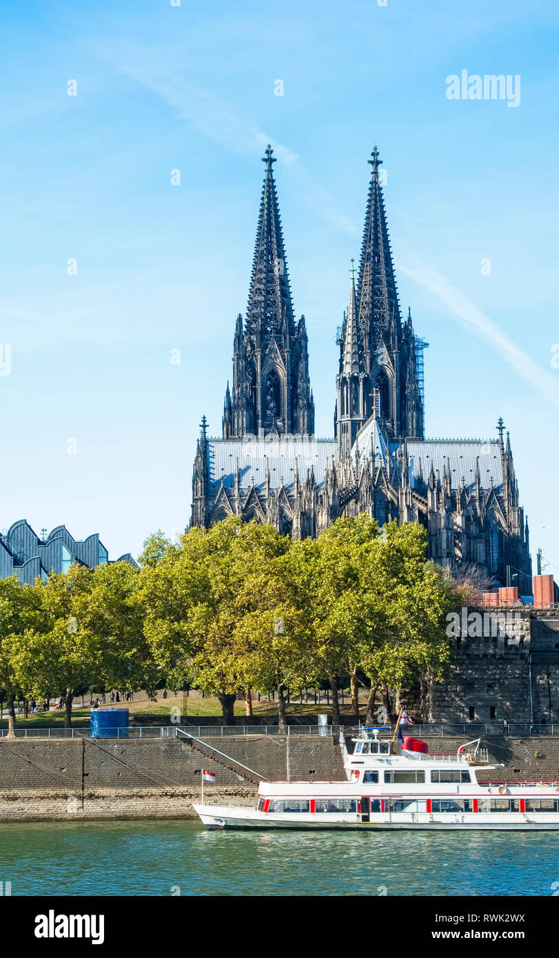 Flèche de la cathédrale de cologne Banque de photographies et d’images ...