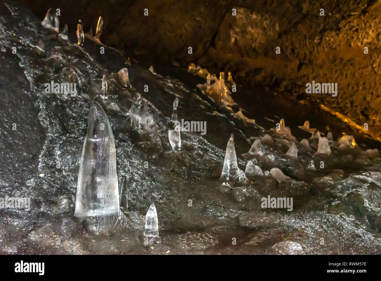 Fuji wind cave Banque de photographies et d’images à haute résolution ...