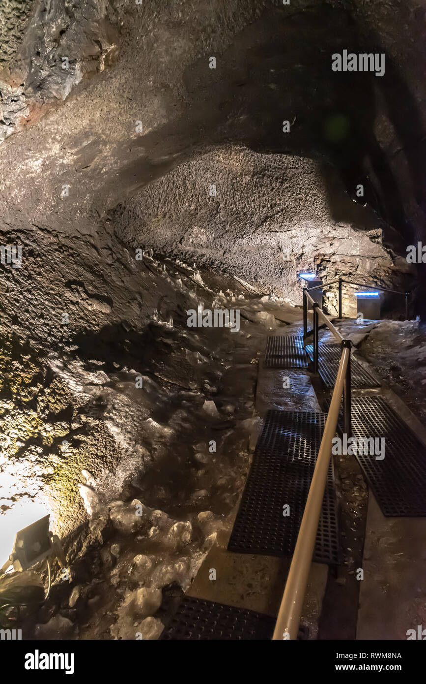 Fuji wind cave Banque de photographies et d’images à haute résolution ...