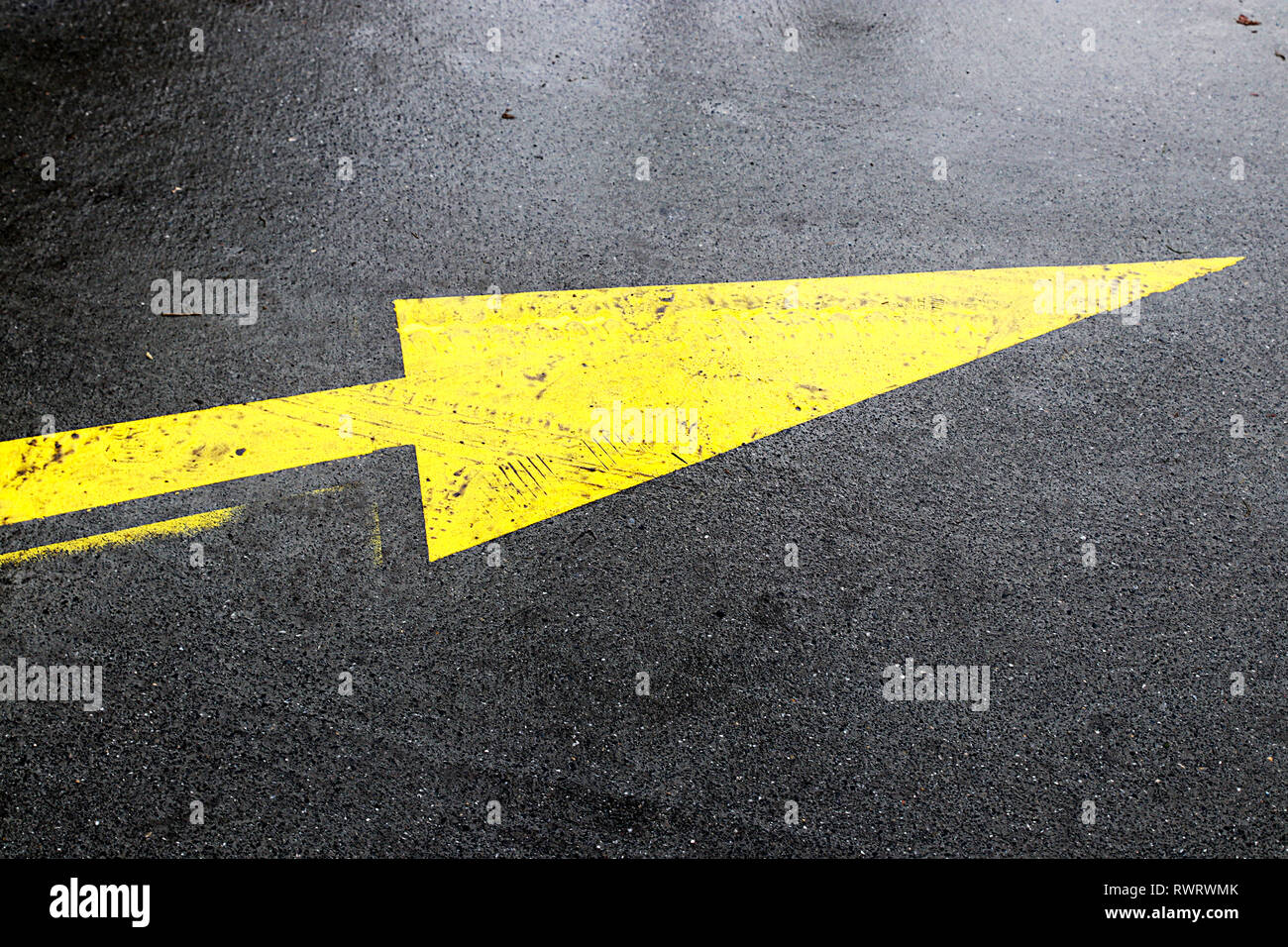 Lignes routières Banque de photographies et d’images à haute résolution ...