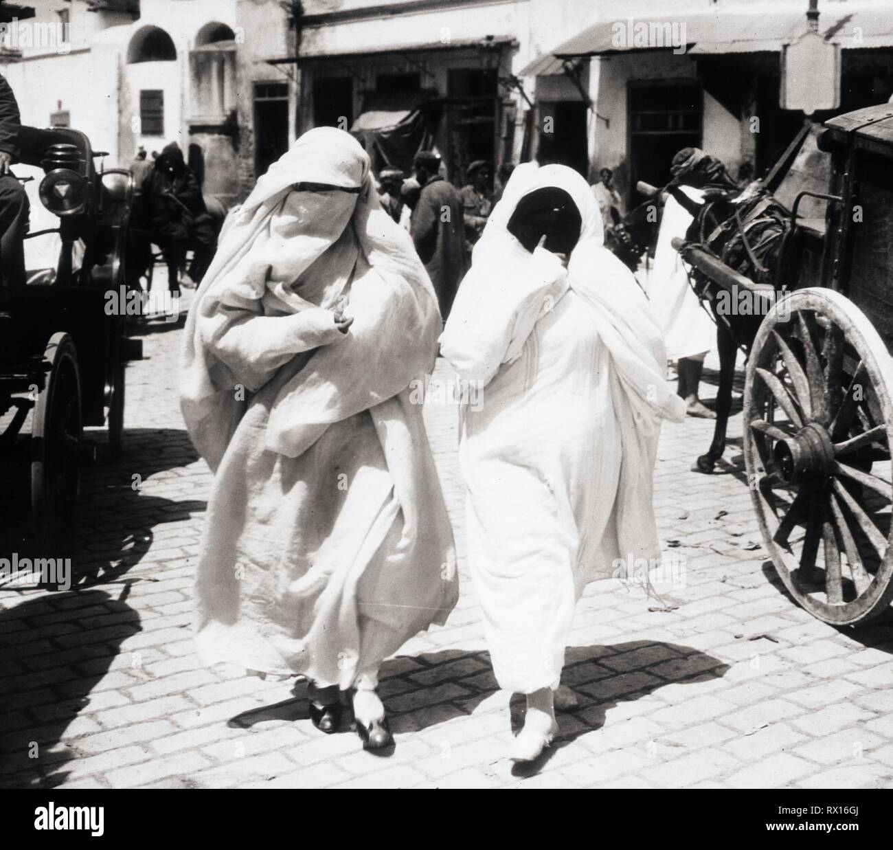 Femmes juives tunisie Banque de photographies et d’images à haute ...