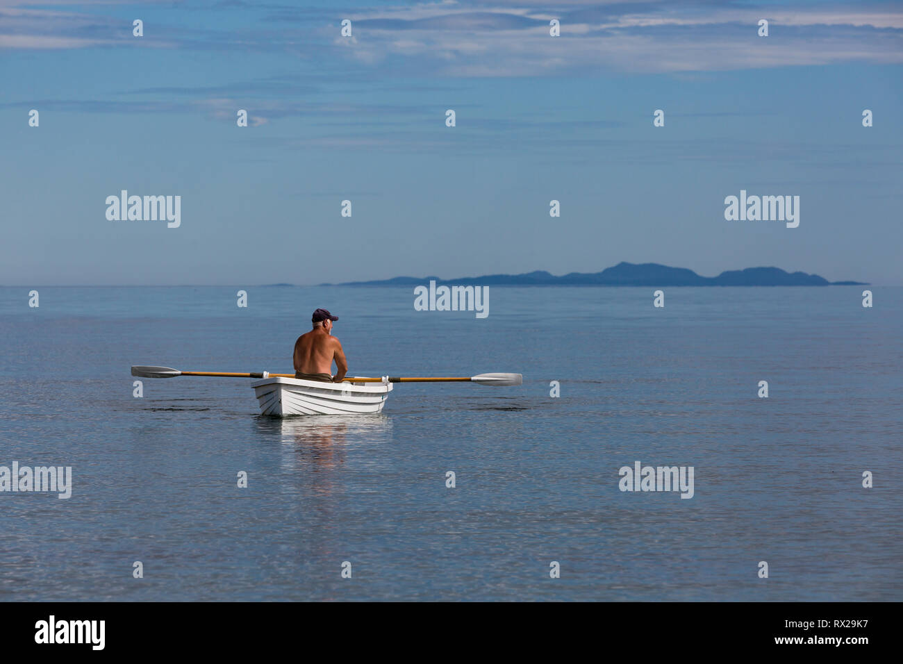 Une Chaloupe Et Un Bateau Banque d'image et photos - Alamy