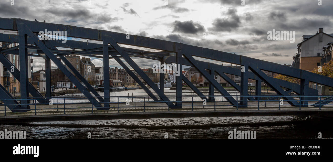Pont tournant de leith docks Banque de photographies et d’images à ...